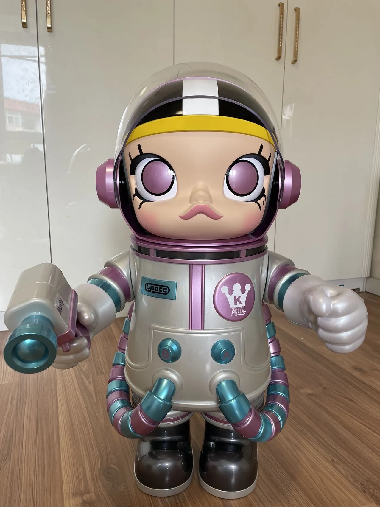 MEGA COLLECTION 1000% SPACE MOLLY Candy - Mega 1000% - POP MART (United ...